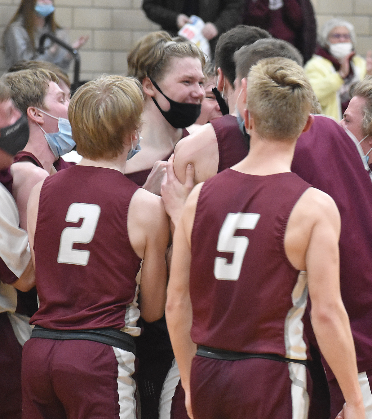 Wilfahrt hits buzzer-beater for Cathedral | News, Sports, Jobs - The ...